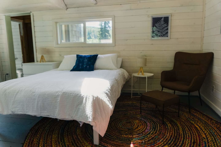 Redwood Cabin @ Quilcene Lantern Inn - Whidbey Island, WA