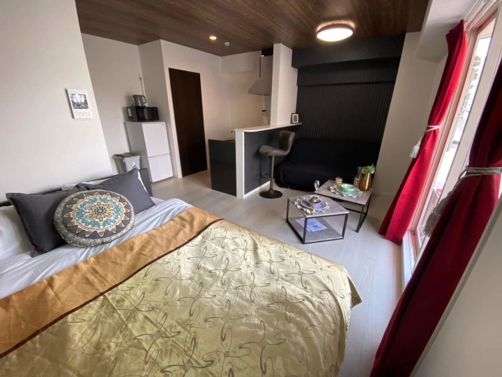 Newly Built (Recent) Room 402 / Gym Available - Osaka