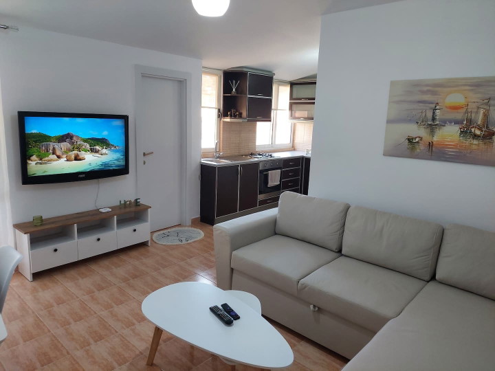 New Apartment Nigert's Near Beach & Center City - Albania