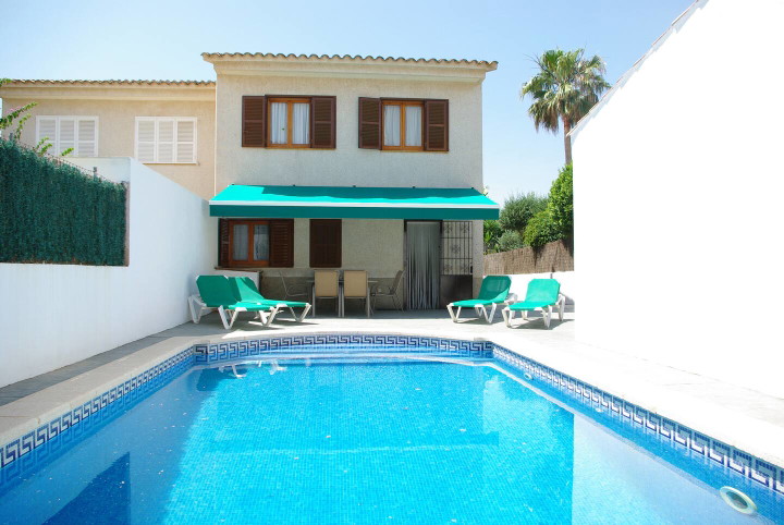 Casa Ideal En Badia Blava: Comodidad Y Piscina. - Balearic Islands
