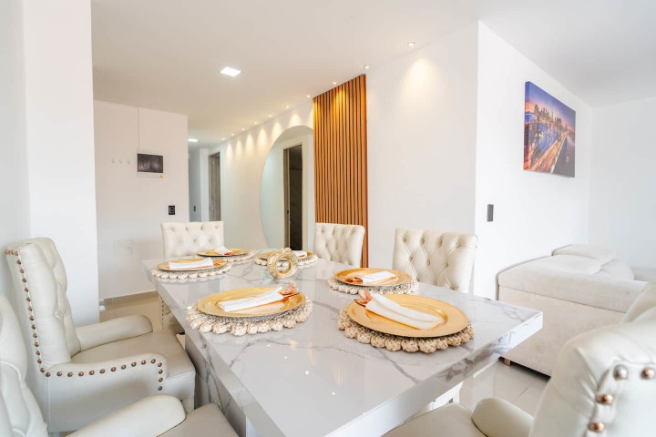 Modern And Spacious Apartment In The Coolest Neighborhood. - Medellin, Antioquia, Colombia