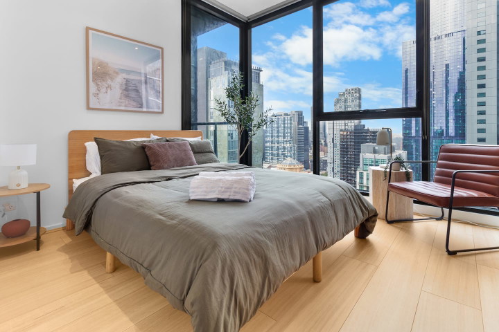 Cbd Skyline Views | Resort Pool, 2br - Rod Laver Arena