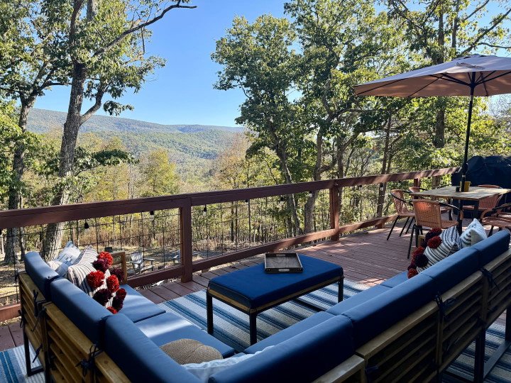 "The Station" Riverside, Views, Hot Tub, & 9 Acres - West Virginia