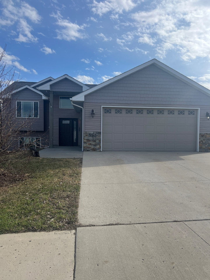 Levis Place 2780 - Minot, ND