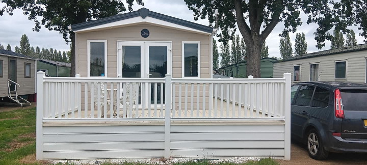 Relaxing 2 Bed, 1 Double Sofabed, 1.5 Bath Caravan - Northampton