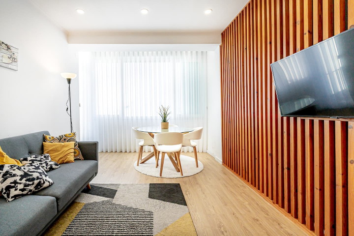 Two Br Apt W/balcony Near Train To Lisbon Center - Rio de Mouro