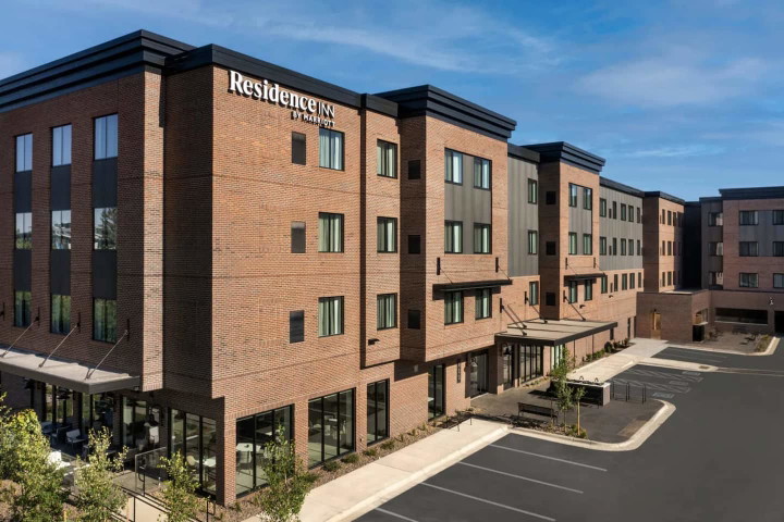 Downtown Bozeman Stay | Kitchen. Breakfast. Pool. - Bozeman, MT