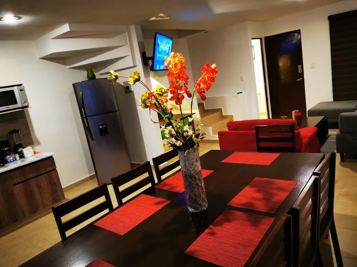 Comfortable Whole House Near Outlets- Airport By Om - León