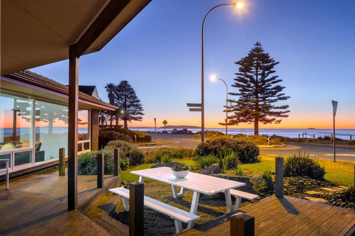 Frankies Beach Housea Breezy Esplanade Escape - Port Elliot