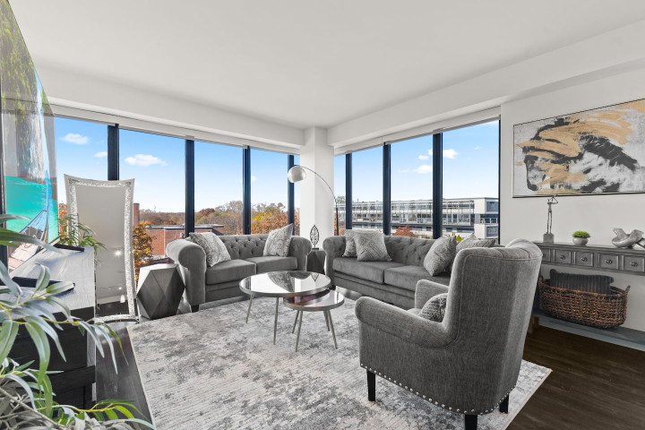 "Faith Of Evanston"2bdr/2bth W Gym+pool - Wilmette, IL