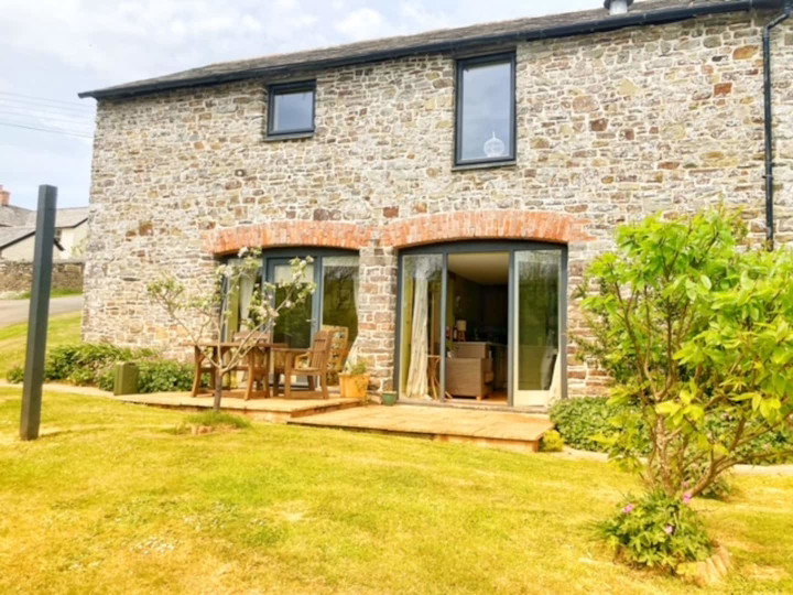 Clovelly Barn: Light, Airy, Coastal. Dogs Welcome - Clovelly