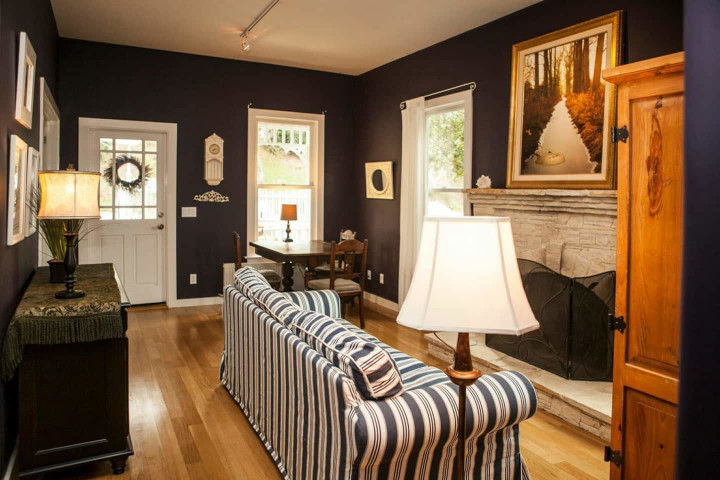 Furnished Victorian Cottage (30 Days Minimum) - Monterey, CA