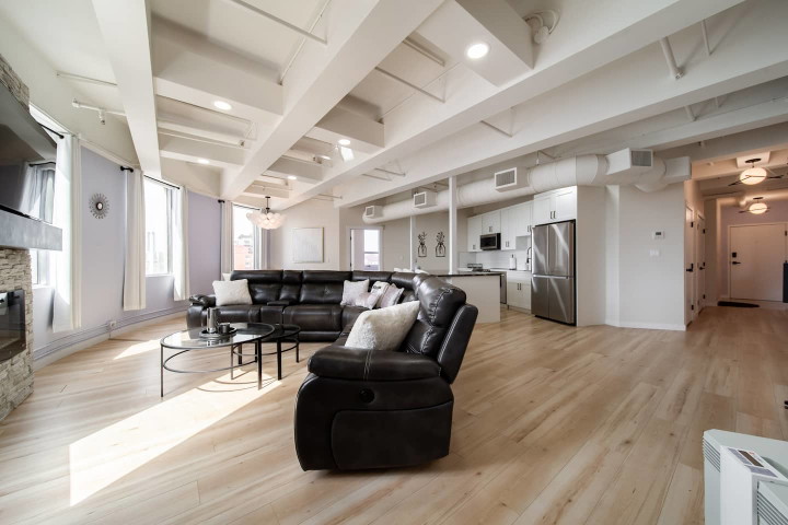 Luxury Executive Loft In Prime Downtown Location - Edmonton
