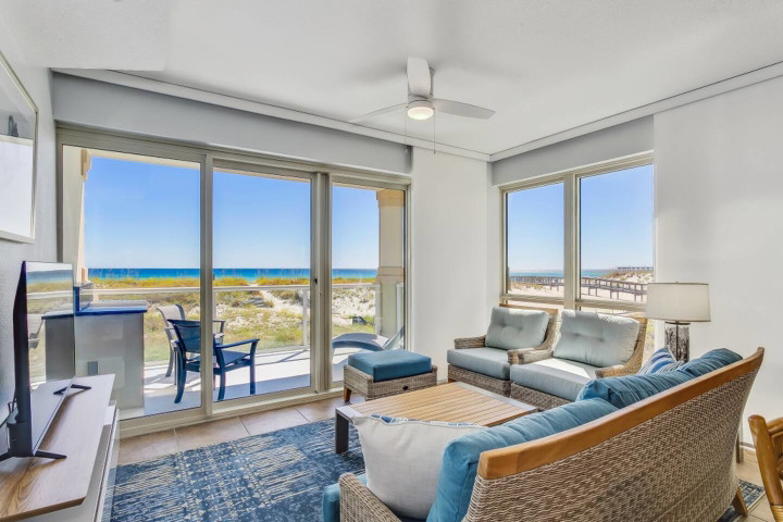 2b Gulf Front Condo With Beach Chair Set! - Gulf Breeze, FL