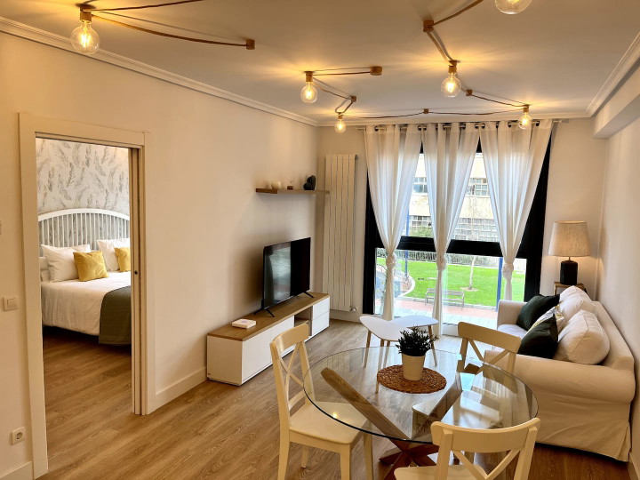 Apartment With Parking In A Quiet Area - Bilbao