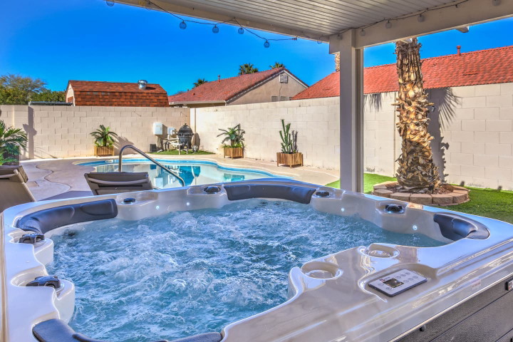 Maison Confortable De 4&nbsp;Chambres Et 2&nbsp;Salles De Bain Avec Piscine Et Jacuzzi - Las Vegas, NV