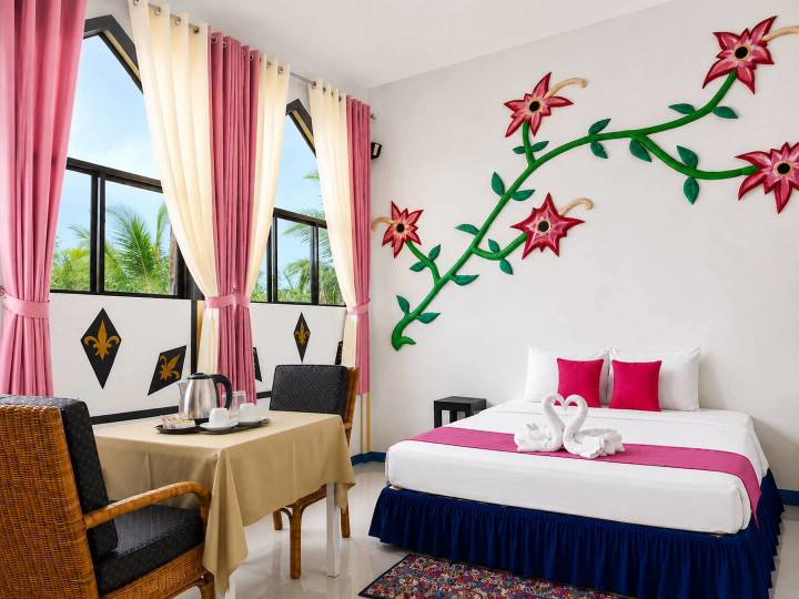 Mg Chateau Resort Couple  With Private Bathroom - El Nido