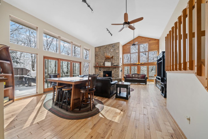 Hidden Valley 6br/sleeps 16 Hot Tub & Shuttle - Seven Springs, PA