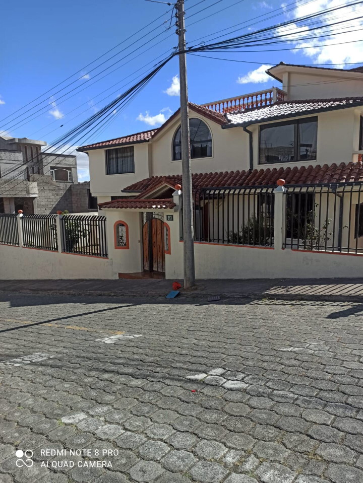 Villa Quito, Barrio Bolívar Rodriguez. - Quito