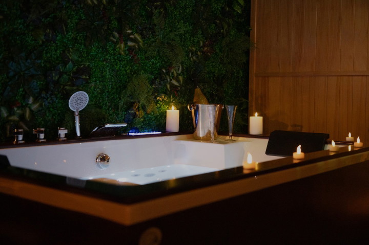 Tentation Room - Duplex With Private Spa - Mons