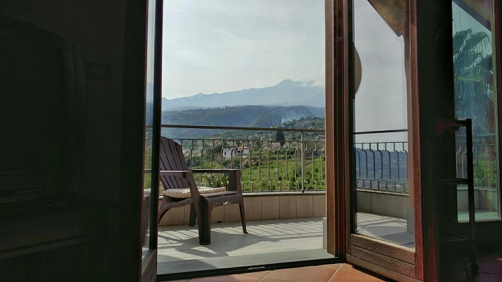 Attic On Etna - Italien