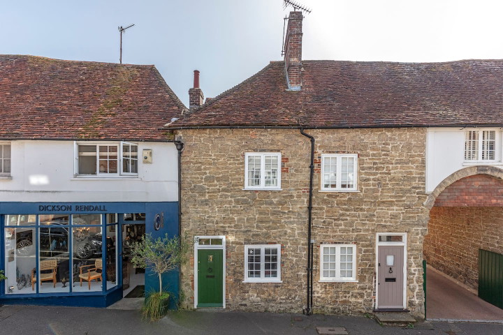 Cosy Cottage: Quaint Market Town + Antique Shops - South Downs