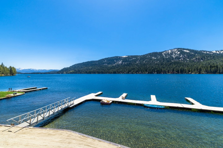 Huge Views! Swim, Boat, Hike, Fish, Shopping - Truckee, CA