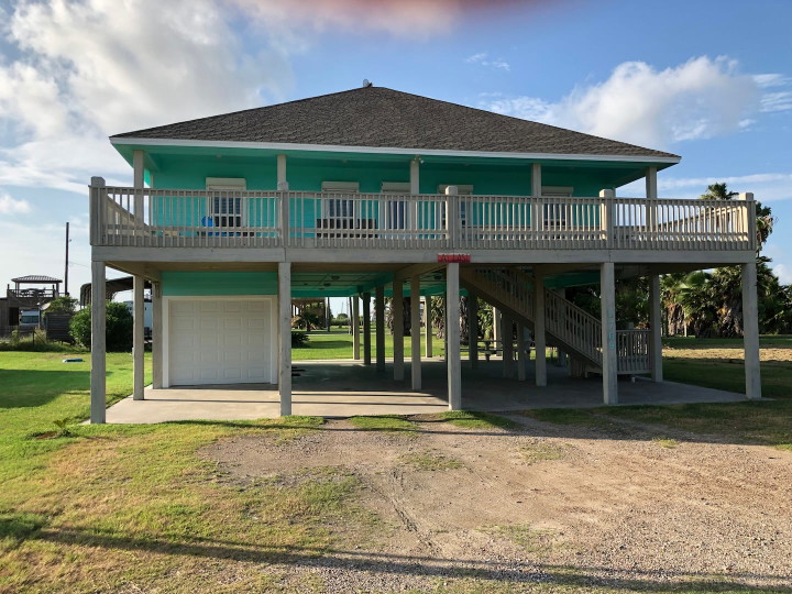 Crystal Beach Cheerful Beach House - At Last -