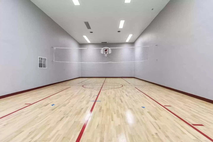 Preble Hills Oasis/indoor Court/hot Tub/arcade - Green Bay, WI
