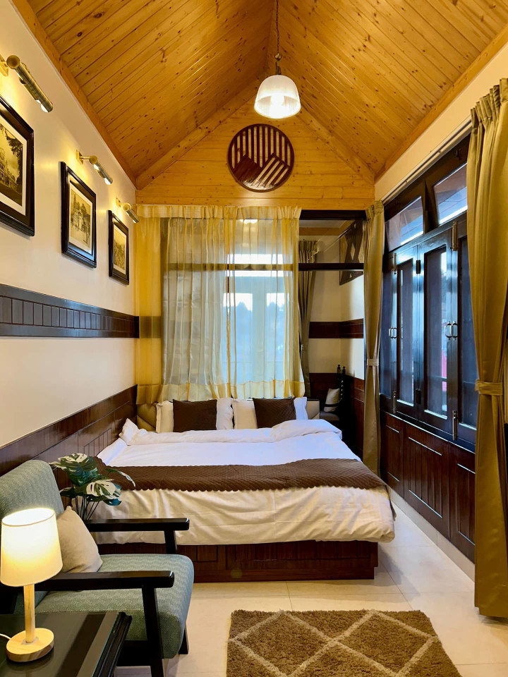 Spacious Group Stay On Mall Road For 7 |Mall Ethos - Shimla