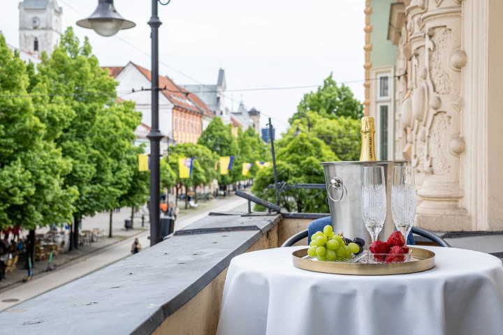 The Royal Hlavna - Balcony Apartment - Košice