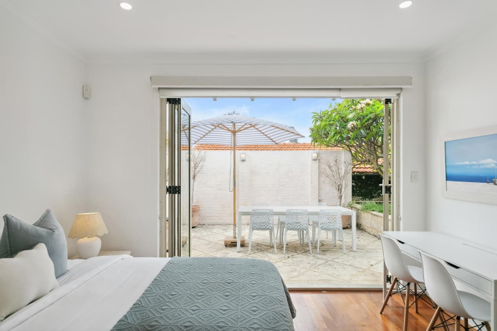 Ocean's Edge - Serene Escape - Perth