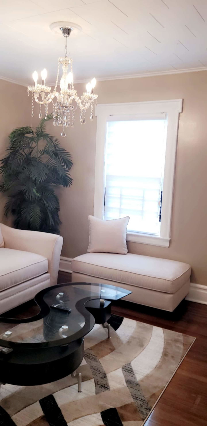 Lovely 2bedroom Unit With Free Parking On Premises - Newark, NJ