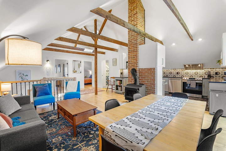 Loft Rooms | Walk To Downtown - Marblehead, MA