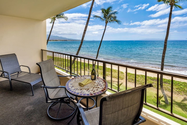 Ocean Views Over Sandy Beach And Heated Pool - Kahului, HI
