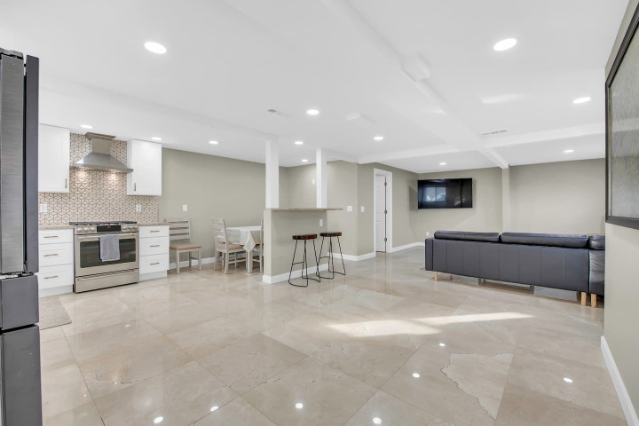 Luxurious New 3 Bedrooms Apartment! - 法明頓山