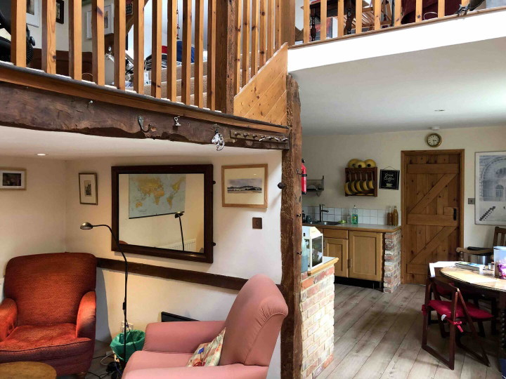 Barn Conversion In Pretty Test Valley Village - Andover