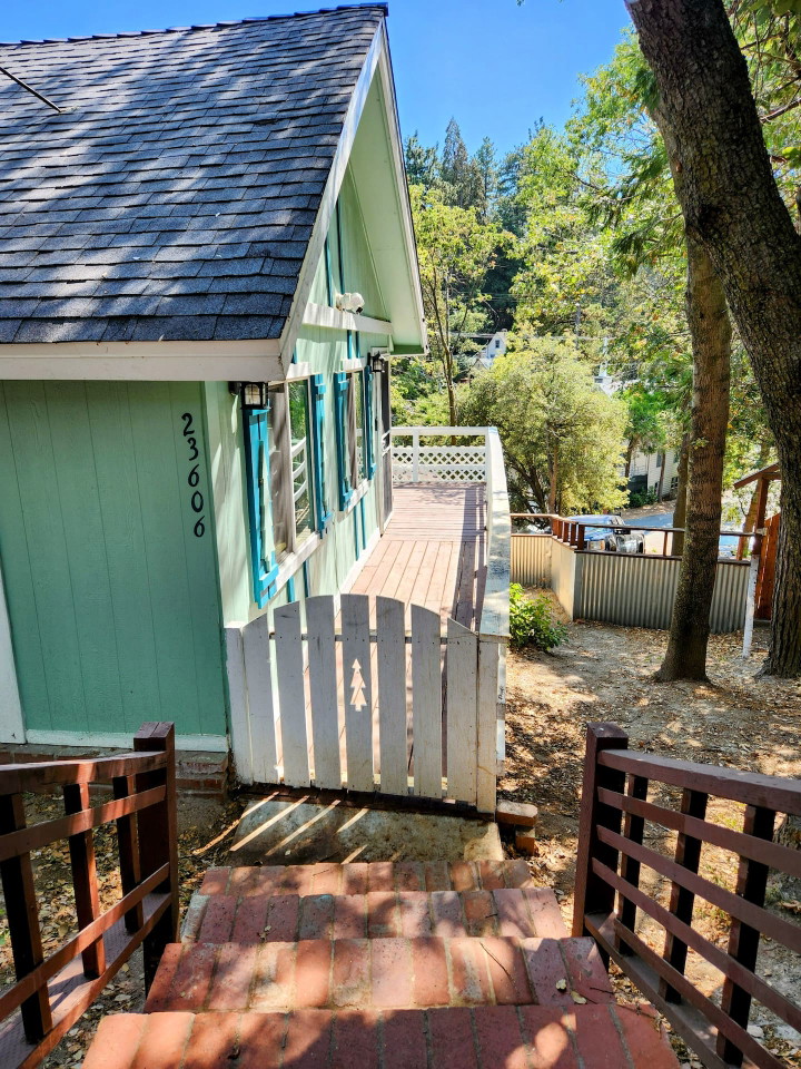 Bluretreat - Crestline, CA