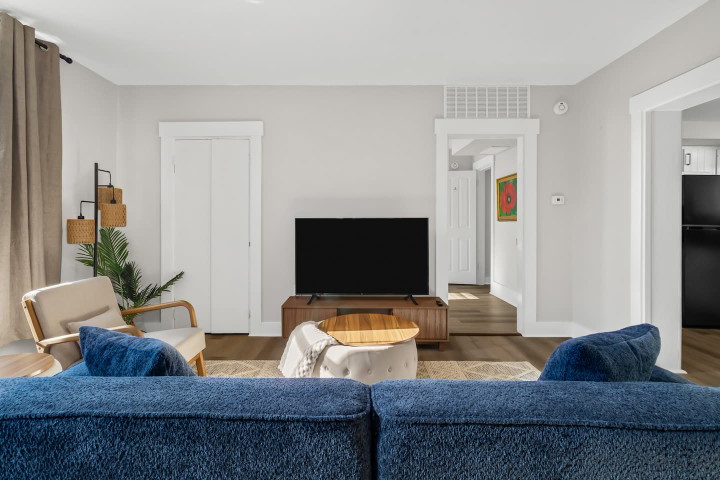 Family-friendly ~ Prime Location - Columbus, IN