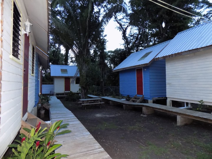 Tiny House Victoria Peak - Belmopan