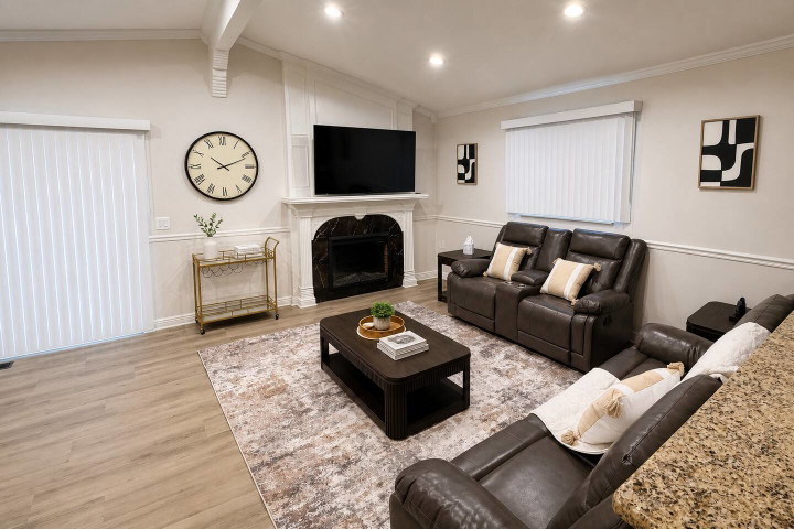 The Polo Club Estate | Pool Table + Ping-pong - Sterling Heights, MI