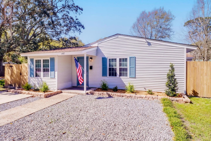 Harper's Getaway-coastal Beach Cottage - Gulfport, MS