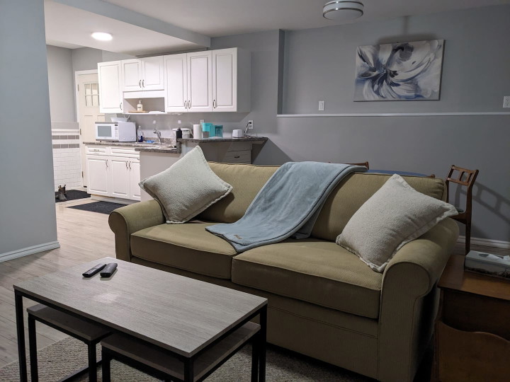 Downtown Salmon Arm Basement Suite, Pets Welcome - Salmon Arm