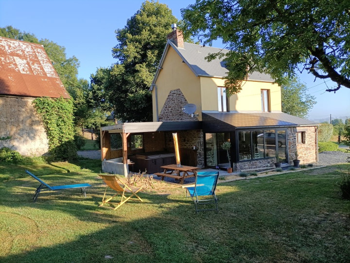 Charming Cottage For 7 People With Hot Tub - フランス