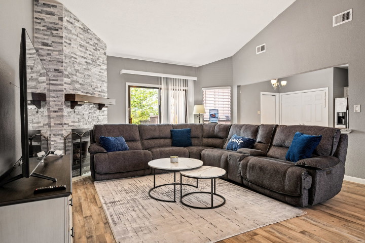 Extended Stay Comfort | Prime Location + Garage - The Colony, TX