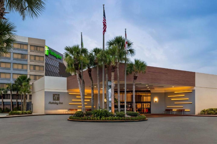 Close To Mco + On-site Dining & Outdoor Pool - Orlando, FL
