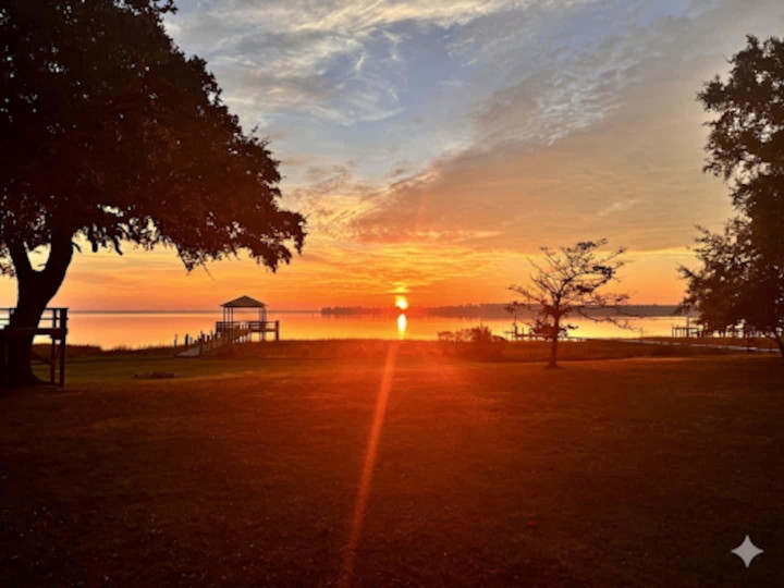 Waterfront, Slps 8 | Dock, Firepit, Arcade+ Kayaks - Morehead City, NC