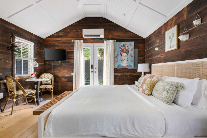 Saint Phillip Charmer | Bungalow King Studio - Charleston, SC