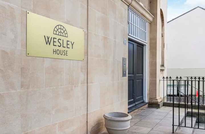 Cheltenham Town Centre Duplex Apartment - Gloucestershire