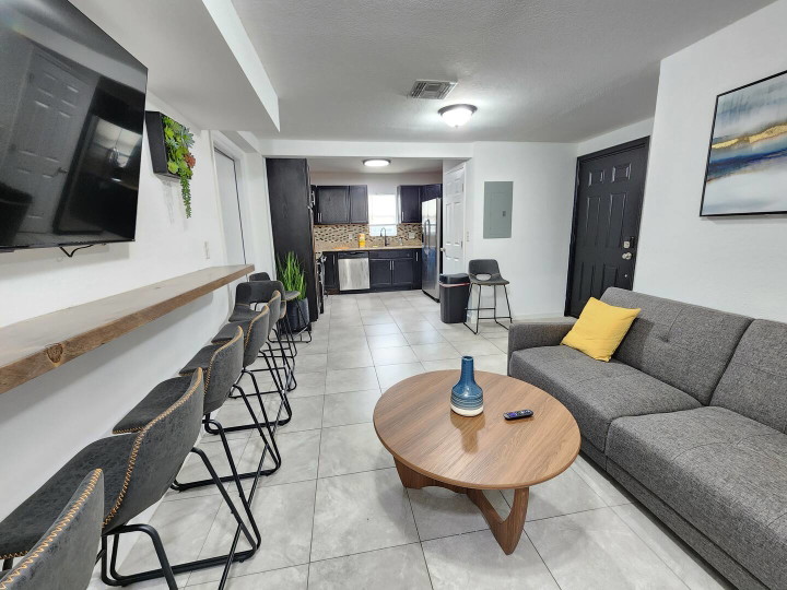 Cozy College Park Duplex @Lake Fairview. Sleeps7 - Winter Park, FL